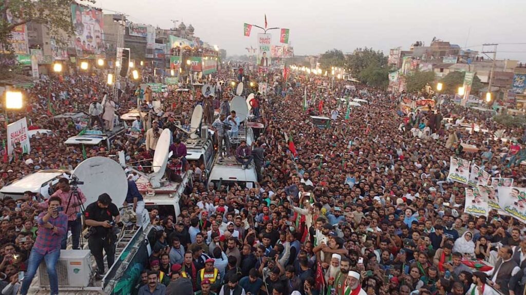 Why Will the Long March of Imran Khan Save Pakistan From Slow Death ...