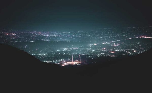 Pakistan Tops Global Pollution Rankings as Air Crisis Deepens - Modern ...