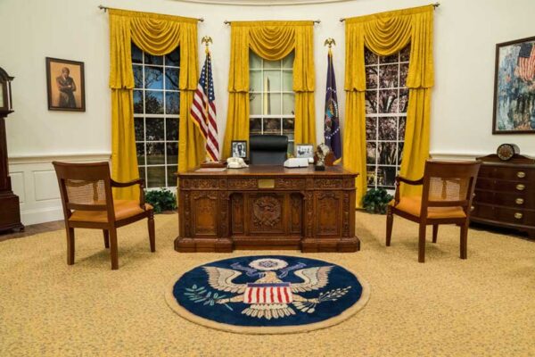 Inside the Oval Office: How One Man Brought the Oval Office to the ...