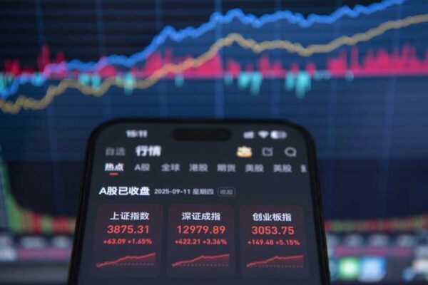 China and Hong Kong Stocks Fall as Gulf Tensions Weigh on Investor ...