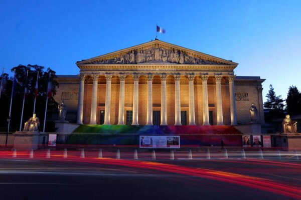 French Bond Yields Rise as Political Uncertainty and U.S. Tariff Fears ...