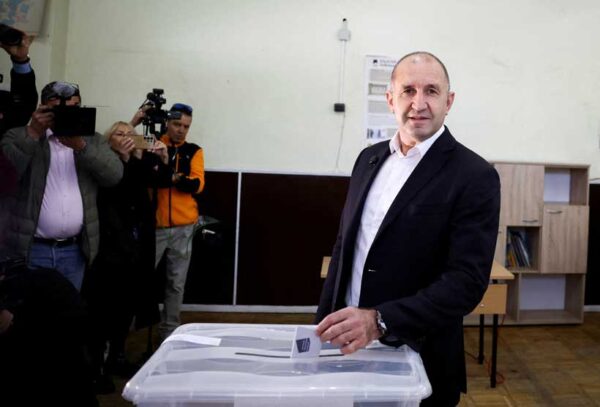 Pro-Russian former president leads Bulgaria's election polls - Modern ...